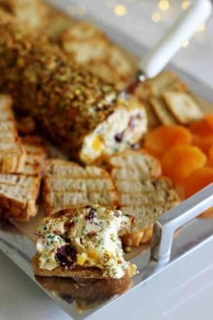 Christmas Cheese Log - The Kiwi Country Girl