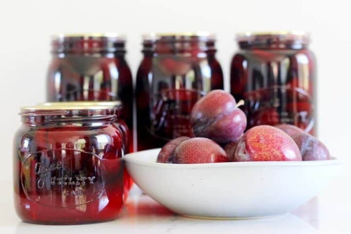 How to Bottle Plums (and other stone fruit) - The Kiwi Country Girl